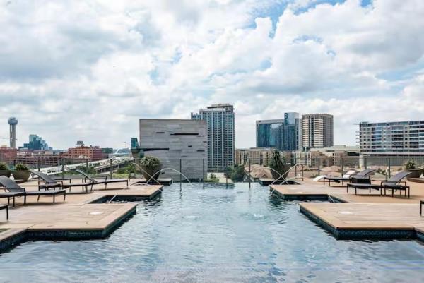 Skyview Downtown All Glass 1 Bedroom Cozy Apartment - Dallas