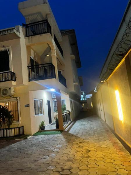 Fryburg Hotel And Suits - Lagos