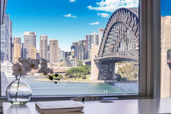 Altus Harbour Bridge Apartments - North Sydney
