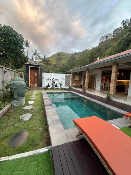 Amed Green Hill Villa - Seraya