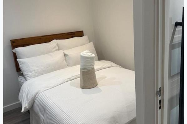 Sleeps2-studio-nearbelhuswoods-freeparking - Romford
