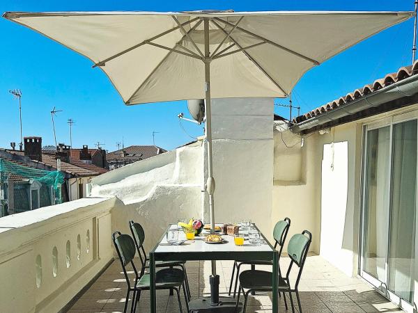 Centre Ville, Terrasse Vue Sur Les Toits, Wifi & Clim - Béziers