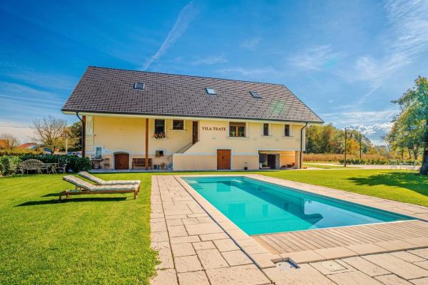 Vila Trate With Shared Pool And Garden - Slowenien