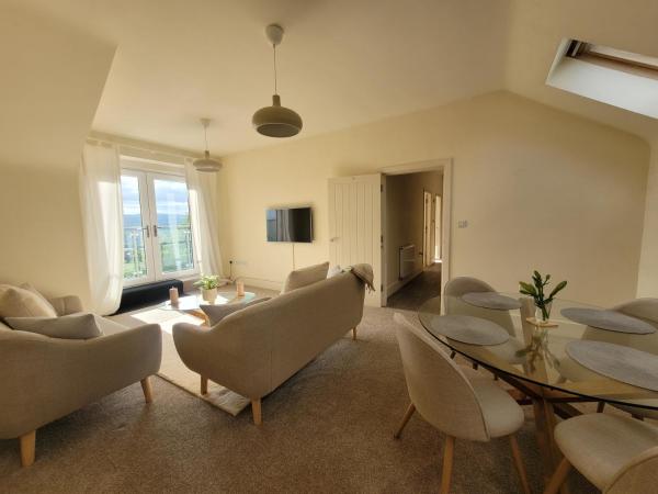 Sheffield 2-bed Penthouse Apt Sleeps 4 W Balcony - Sheffield