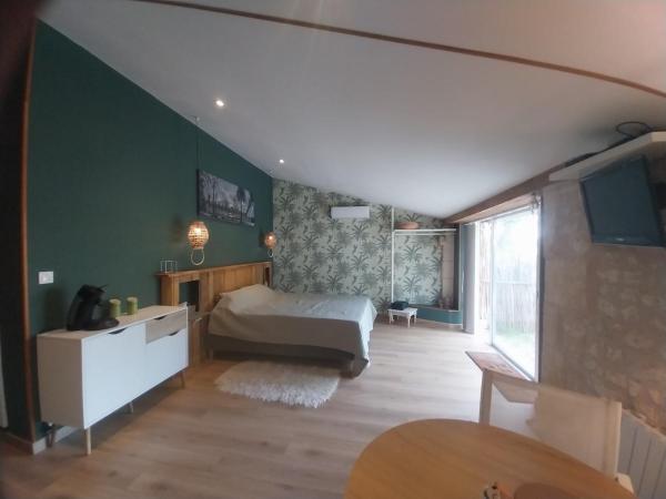 Charmant Gîte Au Calme Pour 2 Adultes Et 1 Enfant - Mortagne-sur-Gironde