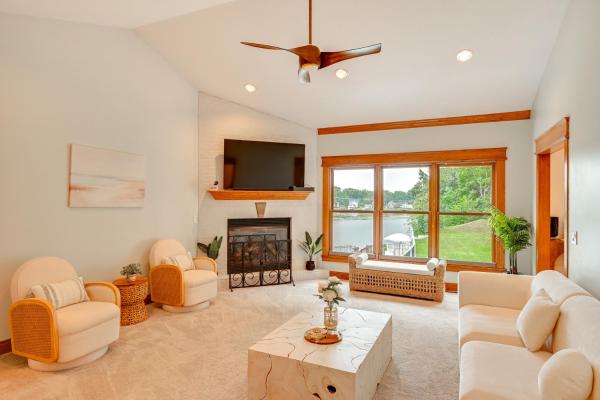 St Joseph River Retreat W/ Private Pool - Mishawaka, IN