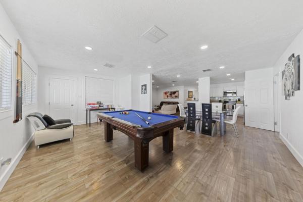 Vegas Getaway Amazing Ground Floor With Pool And Games And Bbq - Las Vegas
