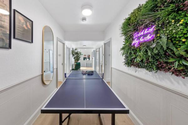 Sleeps 8 Terrace Working Space Free Parking - Frensham Great Pond