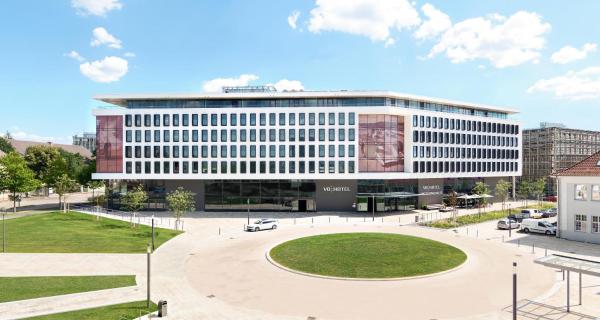 V8 Hotel Motorworld Region Stuttgart - Herrenberg