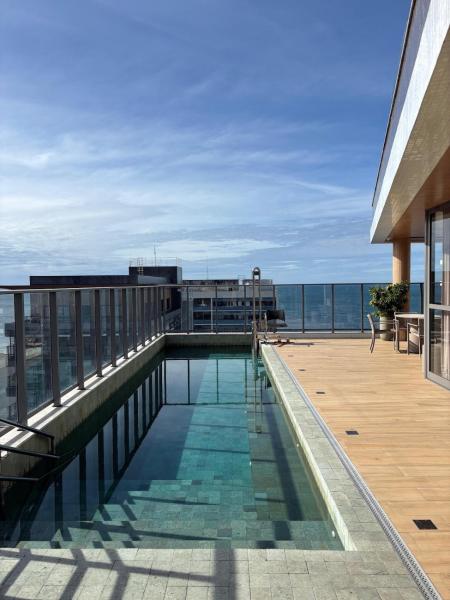 Belíssimo Apartamento A 200 Metros Da Praia E Do Farol Da Barra - Cartão Postal De Salvador - Barra
