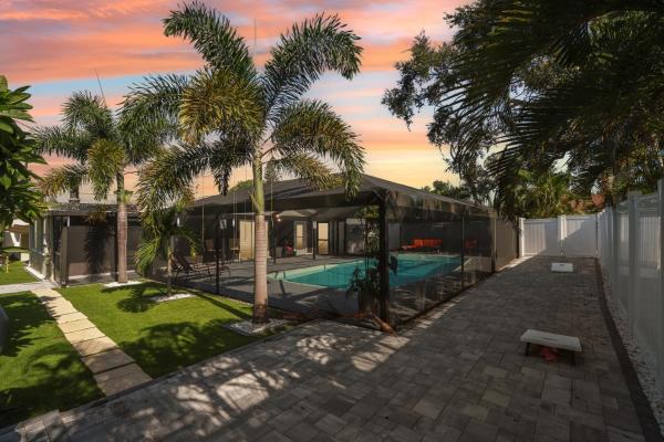 Resort Pool Home , 3 Min To Beach , Pool Table - Indian Rocks Beach, FL