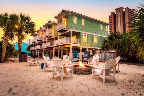 Yellow Family Beach House With Heated Pool & Firepit! - Gulf Shores, AL
