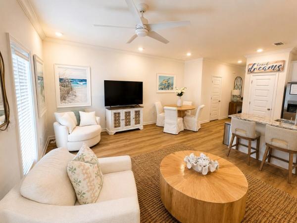 Orange Beach Townhome - Sleeps 10 - Pet-friendly - Orange Beach
