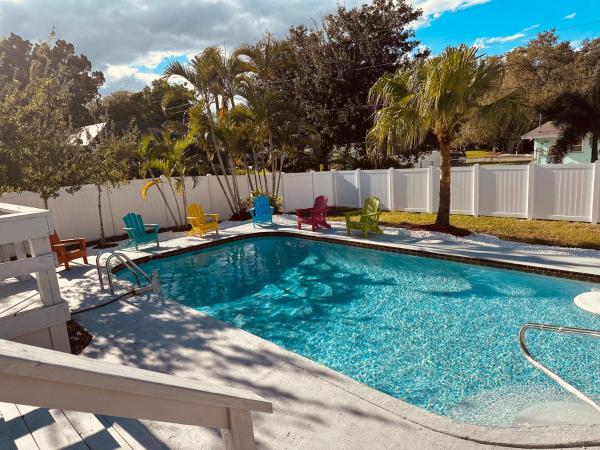 Sarasota Sea Breeze House - Sarasota, FL