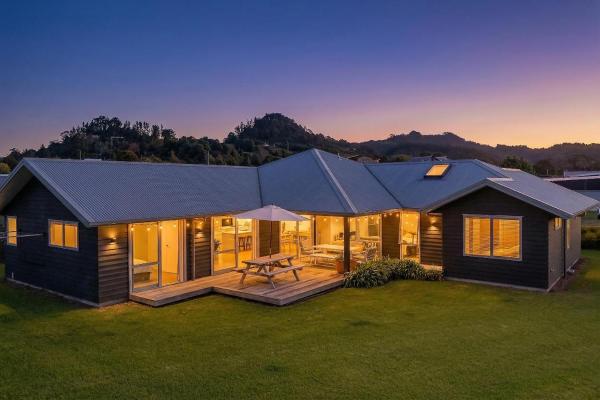 Within Reach - Coastal Escape - Cooks Beach - Hahei