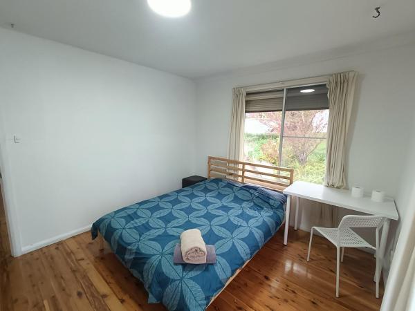 Spacious And Comfortable Room In Convenient Location - E1 - Gordon