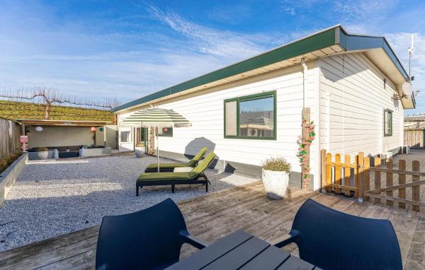 Pet Friendly Home In Stavenisse With Outdoor Swimming Pool - Goes