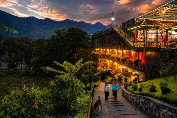 Mt Homestay Terraced Fields - Sa Pa Trekking Tour Tả Van - Vietnam