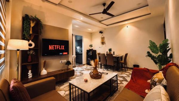 Stayesy Luxe Retreat Premium 1 Bhk - Indore