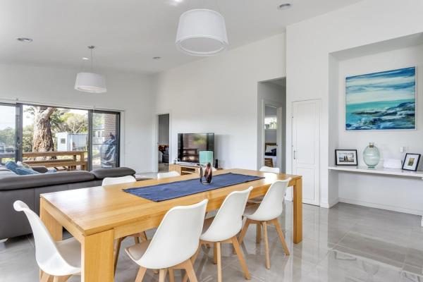Diamond Bay Beach House: Brand New - Portsea
