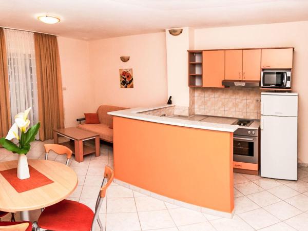 Apartment Modern Eingerichtete Ferienwohnung Orange By Interhome - Duba