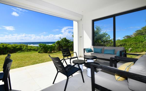 White&blue Beachfront Luxury Poste Lafayette - Mauritius