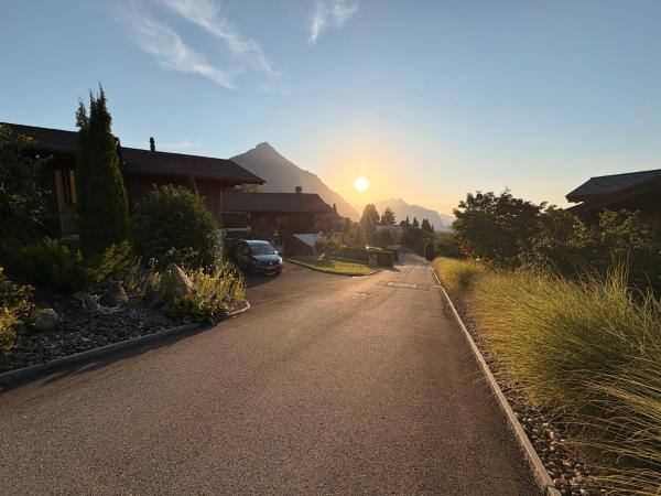 Alpine Chalet Apartment - Terrace & Mountain View - Sigriswil