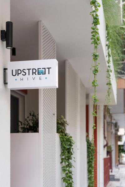 Upstreet Hive - Atina