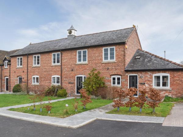 Apple Tree Barn- Uk40791 - Crewe