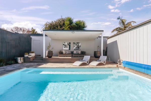 Sundrift - A Contemporary Poolside Sanctuary - Flinders