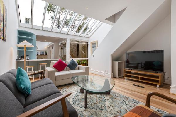 Skylight Terrace - Timeless Stay Near Parks And Cafés - Brunswick