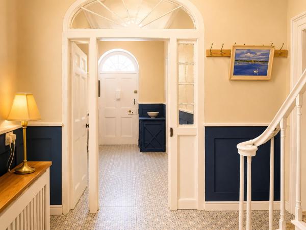 Entire House Main St Carrick - 20 Steps From Everything - Leitrim Village