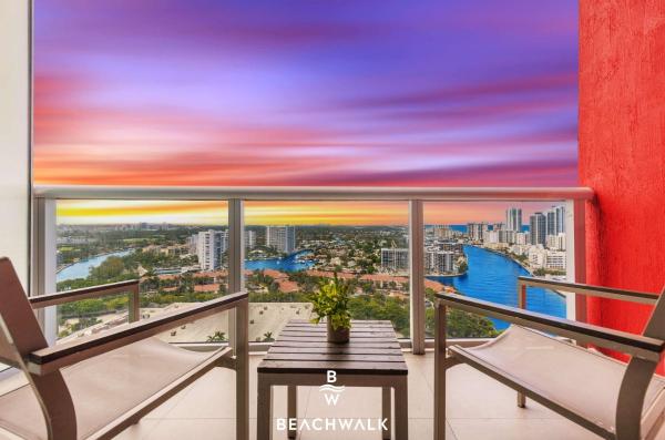 High Floor Studio W Resort Living & Beach - Davie, FL