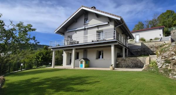 Belle Maison Avec Terrasse Panoramique Au Coeur De Morbier - Chapelle-des-Bois