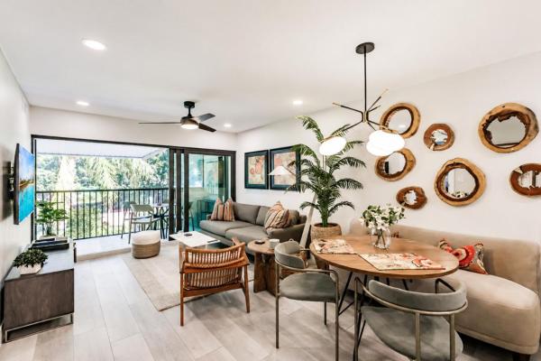 Park Shore Resort-bldgc 218 - Amazingly Remodeled - Vineyards, FL