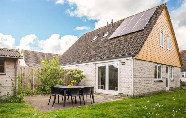 3 Bedroom Lovely Home In Wemeldinge - Goes