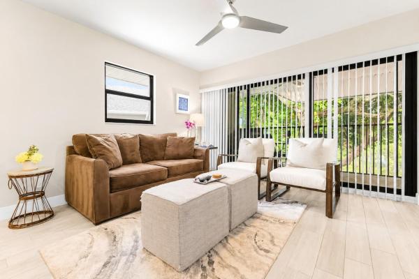 Park Shore Resort, Top Floor Bldgh 341 Corner Condo - Naples, FL