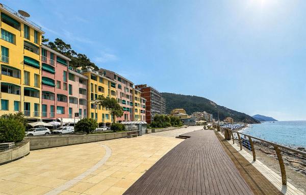 2 Bedroom Stunning Apartment In Deiva Marina - Deiva Marina