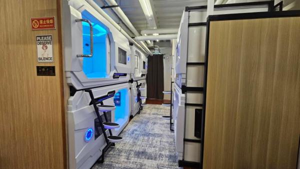 Erg Capsule Inn - Makati
