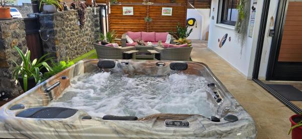 Cosy Kas Paradis Chambre D'hôtes & Espace Spa Bien-être Une Parenthèse Tropicale Et Intimiste à La Réunion Avec Petit Déjeuner - La Réunion