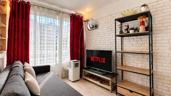 Studio Apartment For 4 Guests In Paris 11th - Central Location - Parigi