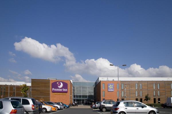 Premier Inn London Heathrow Airport T2 & T3 - Bath Road - Hounslow