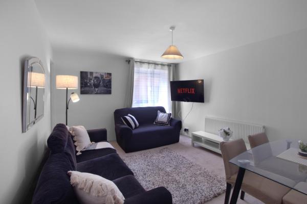 Stylish 3br Apartment In Clapham Junction With Parking - Surbiton