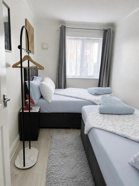 Stanton- 2 Stylish Bedroom - Dartford