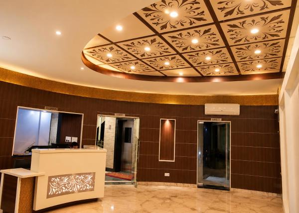 Hotel Four Season In Varanasi - Varanasi