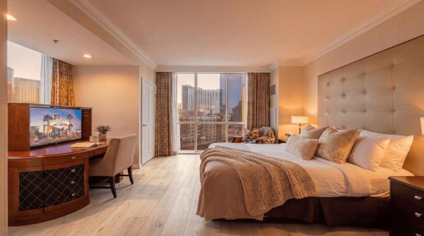 7th-floor 1br Suite, Mgm Signature Strip Balcony, No Resort Fee - Las Vegas