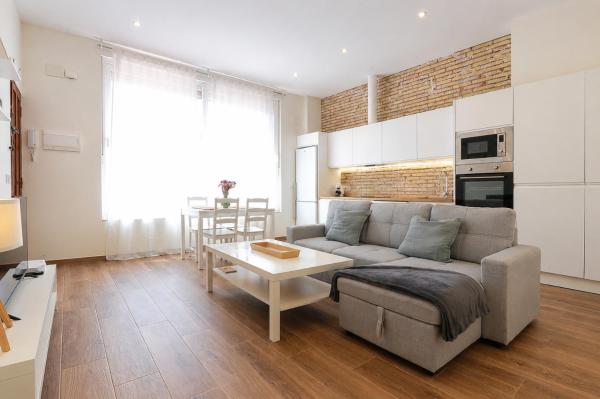 Life In The Center Of Valencia - Torrent