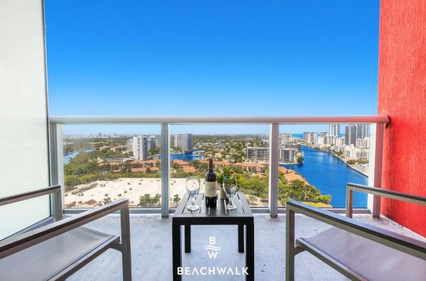 High Floor Studio W Resort Pool & Gym - Davie, FL