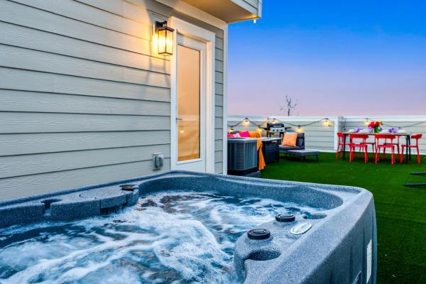 Velvet Escape - Groupsgame Roomrooftop Hot Tub - Nashville, TN