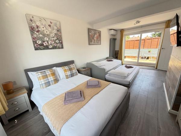 Gatwick Studio - Crawley